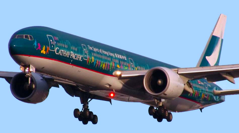 VIDEO Stunning arrival of Cathay Pacific B777 Spirit of Hong Kong ...