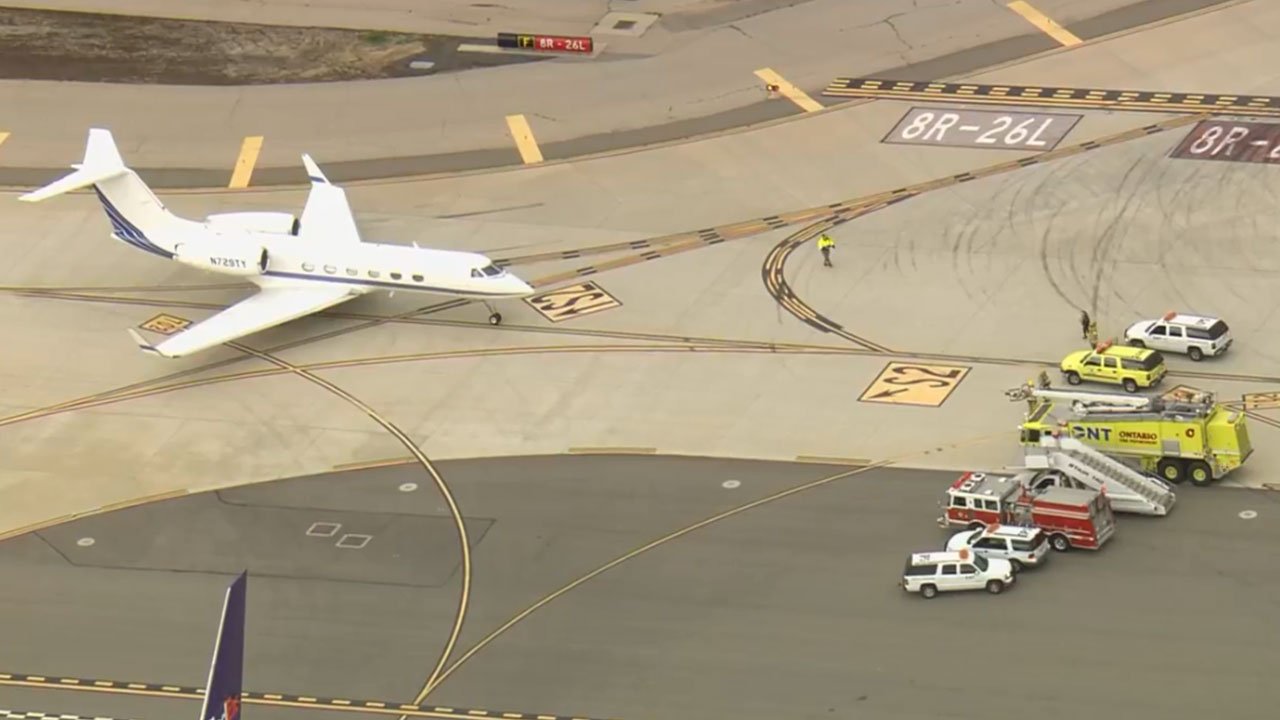 BREAKING Private plane with Jennifer Aniston and Courteney Cox on board ...